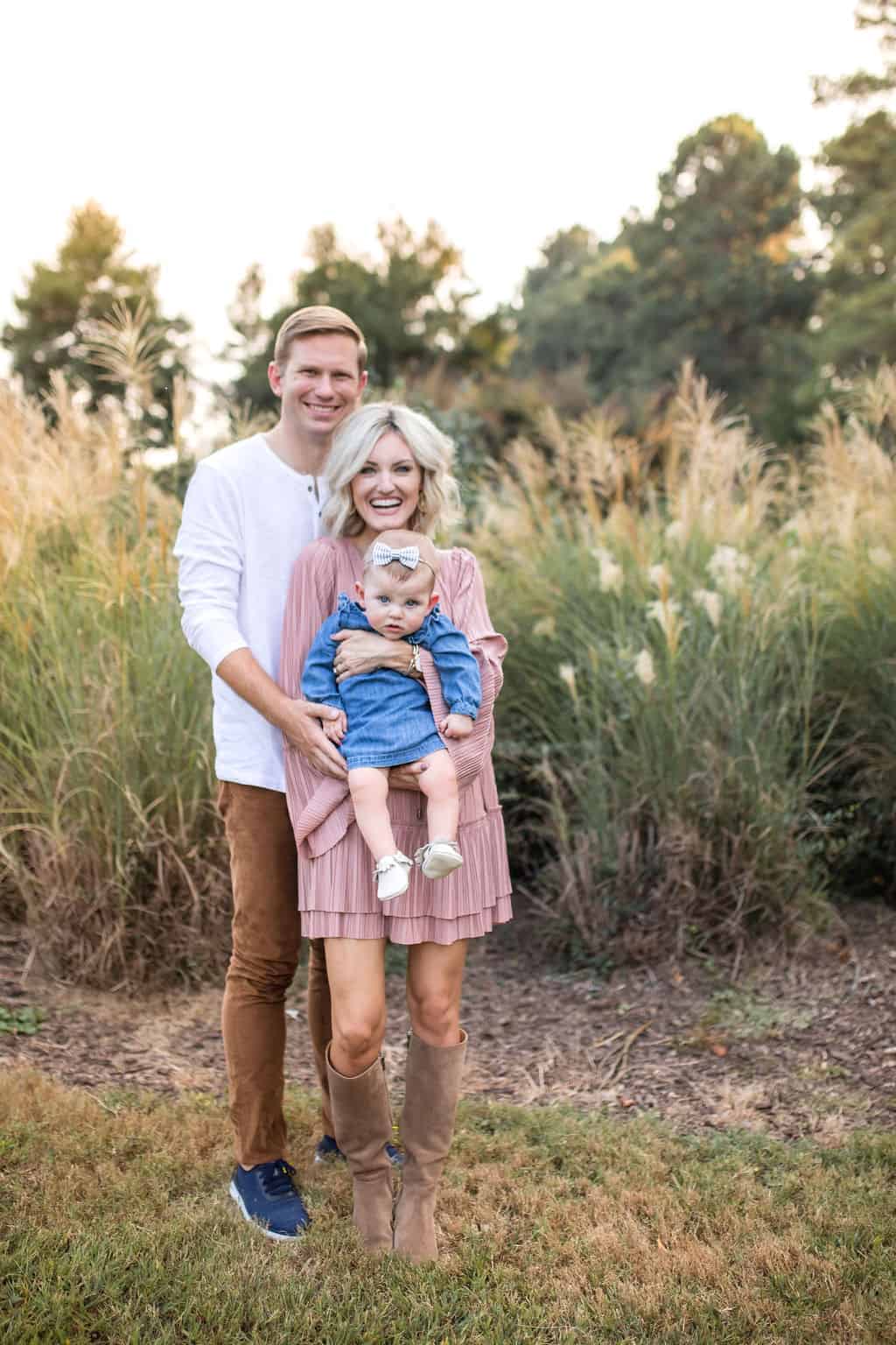 Outfit Ideas for Every Style of Family or Holiday Card Pictures ...